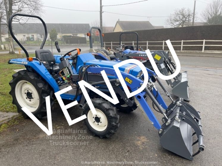 JP FRANCE - Iseki 25 CV 3 CYLINDRES DIESEL d'occasion révisé 4 RM /INVERSEUR DE MARCHE/DIRECTION ...